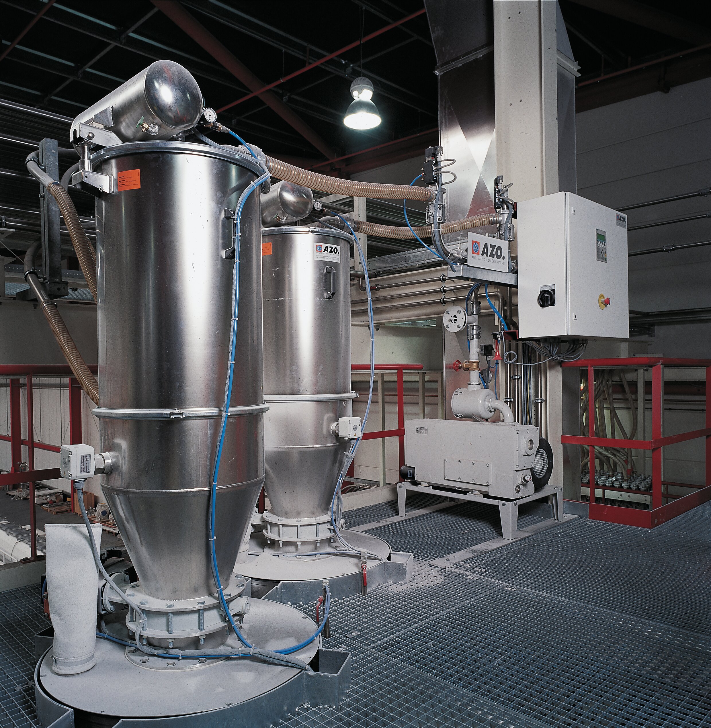 A Receiver for Bulk Materials: Granular & Powder Handling
